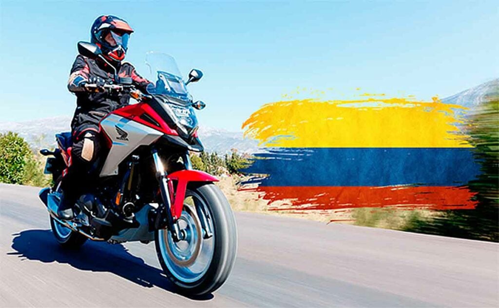 Normas para viajar en moto por carretera en Colombia