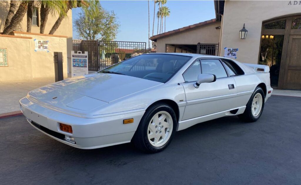 A la venta: Lotus de 1988 a estrenar