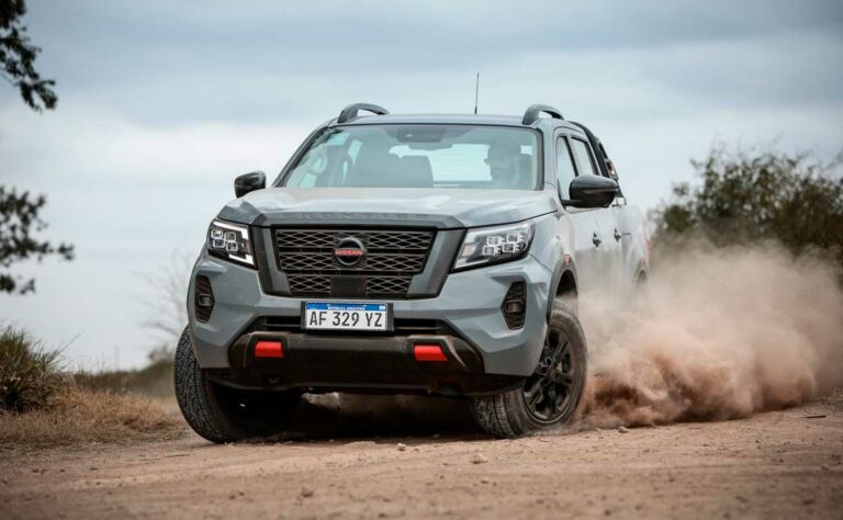 La Nissan Frontier en Colombia con acento argentino