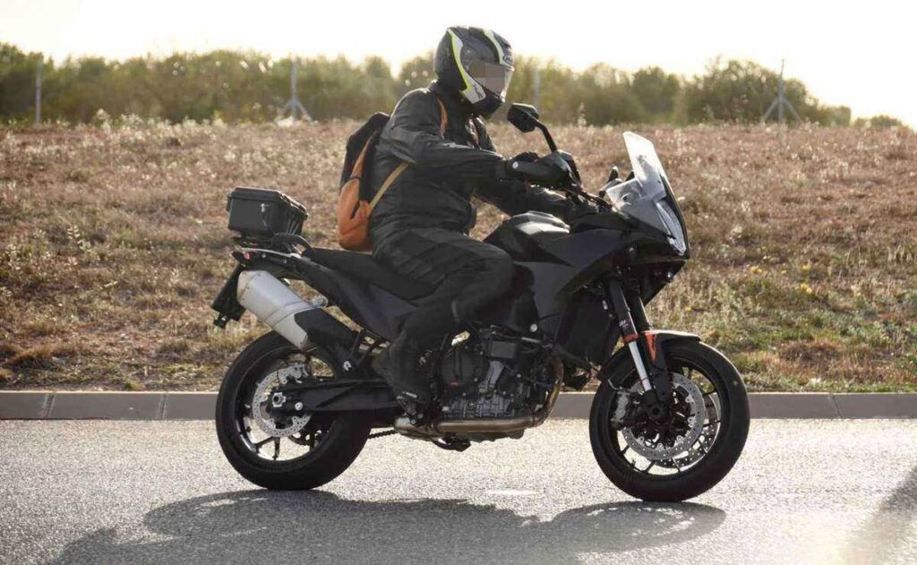 KTM 890 Adventure y su versión crossover