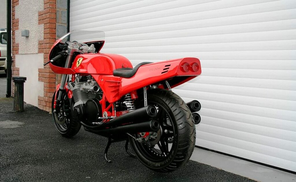 ¡Así es la Ferrari 900, la Única Moto de la Marca!