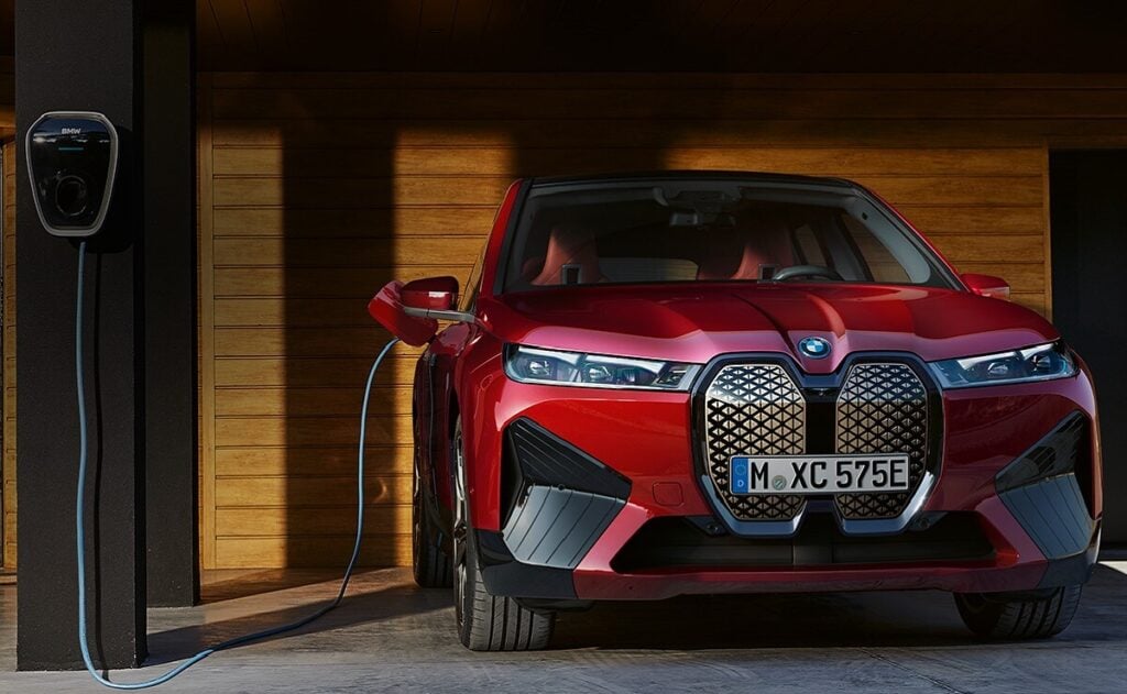 ¡4 Razones por las que el BMW EV es un Eléctrico Clásico!