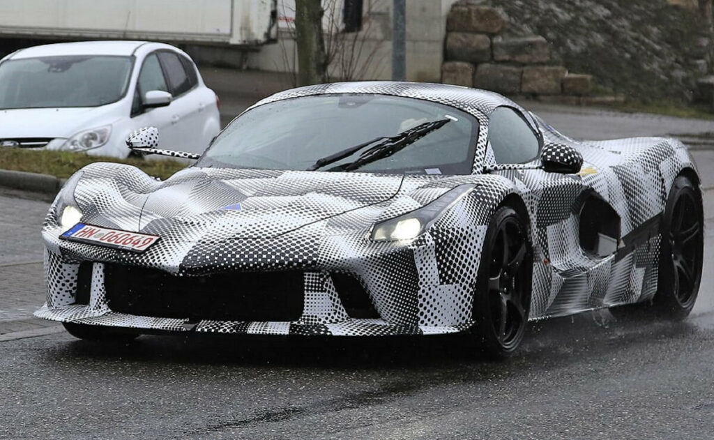 El más Extremo y Potente: ¡Mira la Ferrari Hypercar V12!