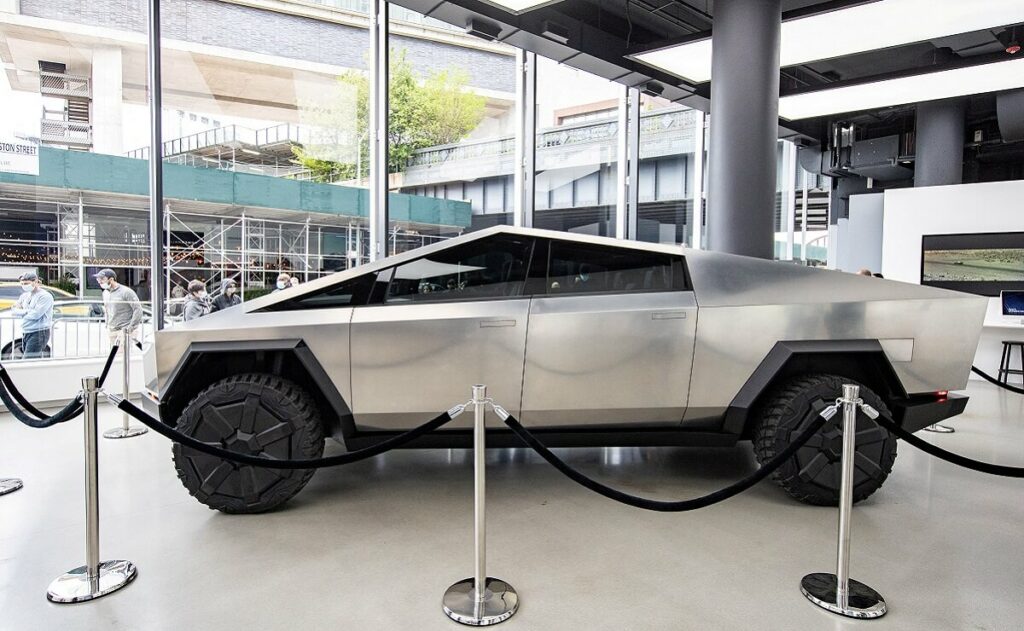 Ya tiene fecha: ¿Cuándo llega al público el Tesla Cybertruck?