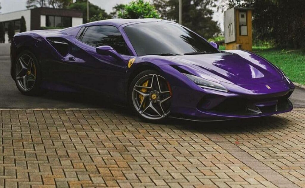 100% única. ¡Así es la impresionante Ferrari de Maluma!