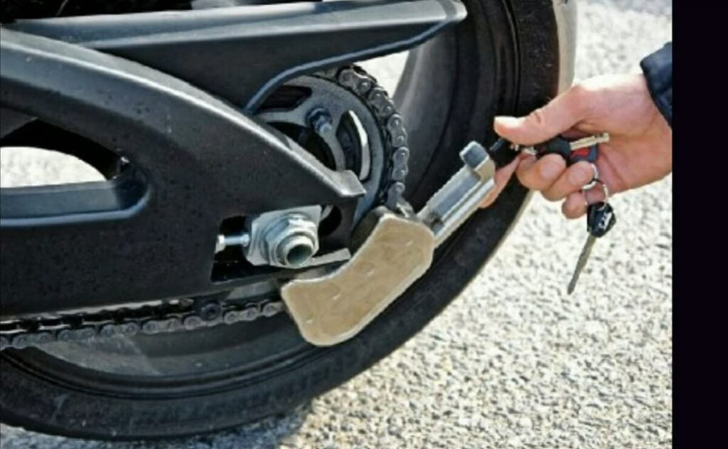 5 consejos para utilizar un candado para motos y ¡todo lo que debes saber!