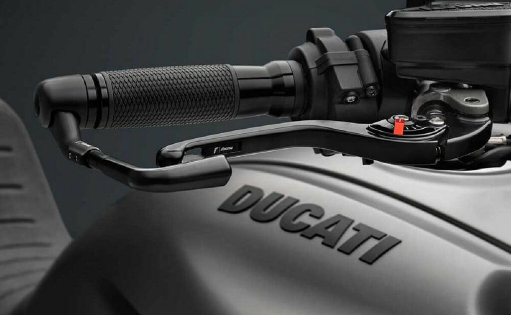 ¿Qué son las defensas para motos y para qué sirven?