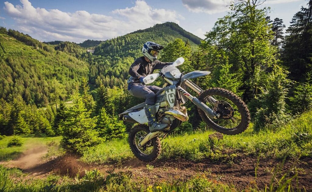 Husqvarna Enduro Pro 2024, dos y cuatro tiempos para los aventureros ...