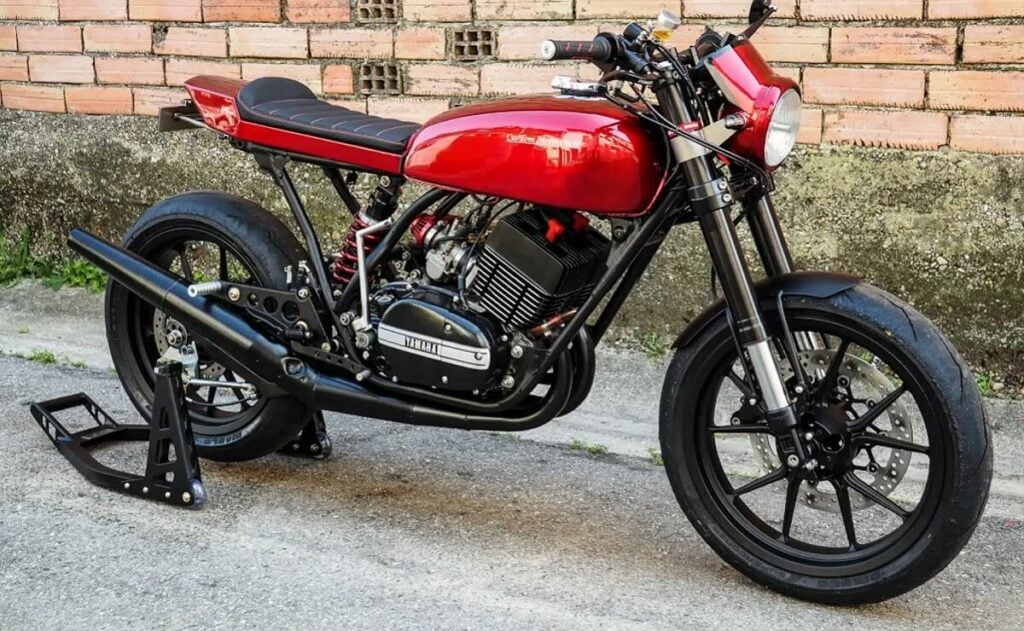 ¡Conoce la Yamaha RD350 de 1973 reinventada para la actualidad!