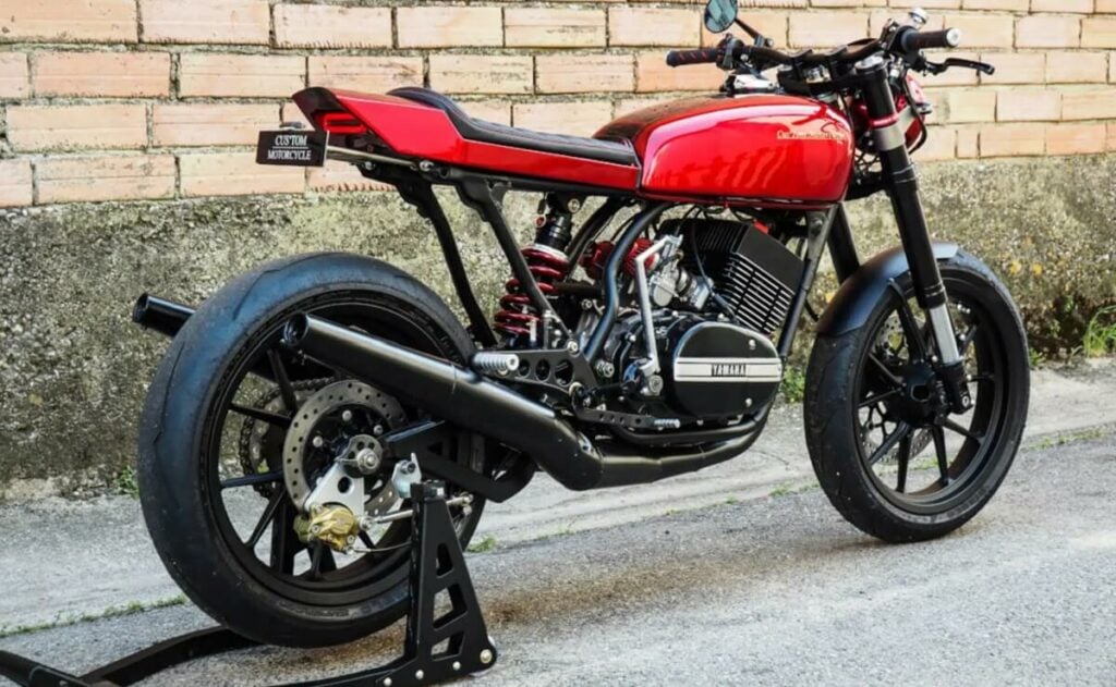 ¡Conoce la Yamaha RD350 de 1973 reinventada para la actualidad!