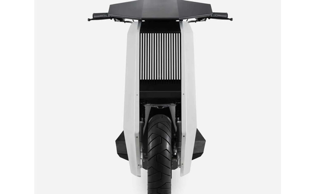 Mira este revolucionario scooter: ¿El futuro hijo del Tesla Cybertruck?