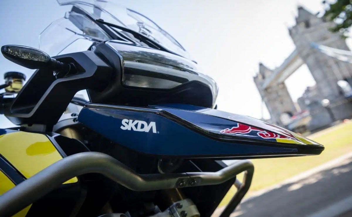 Sam Sunderland: El Desafío Global con la Triumph 1200 Rally Explorer