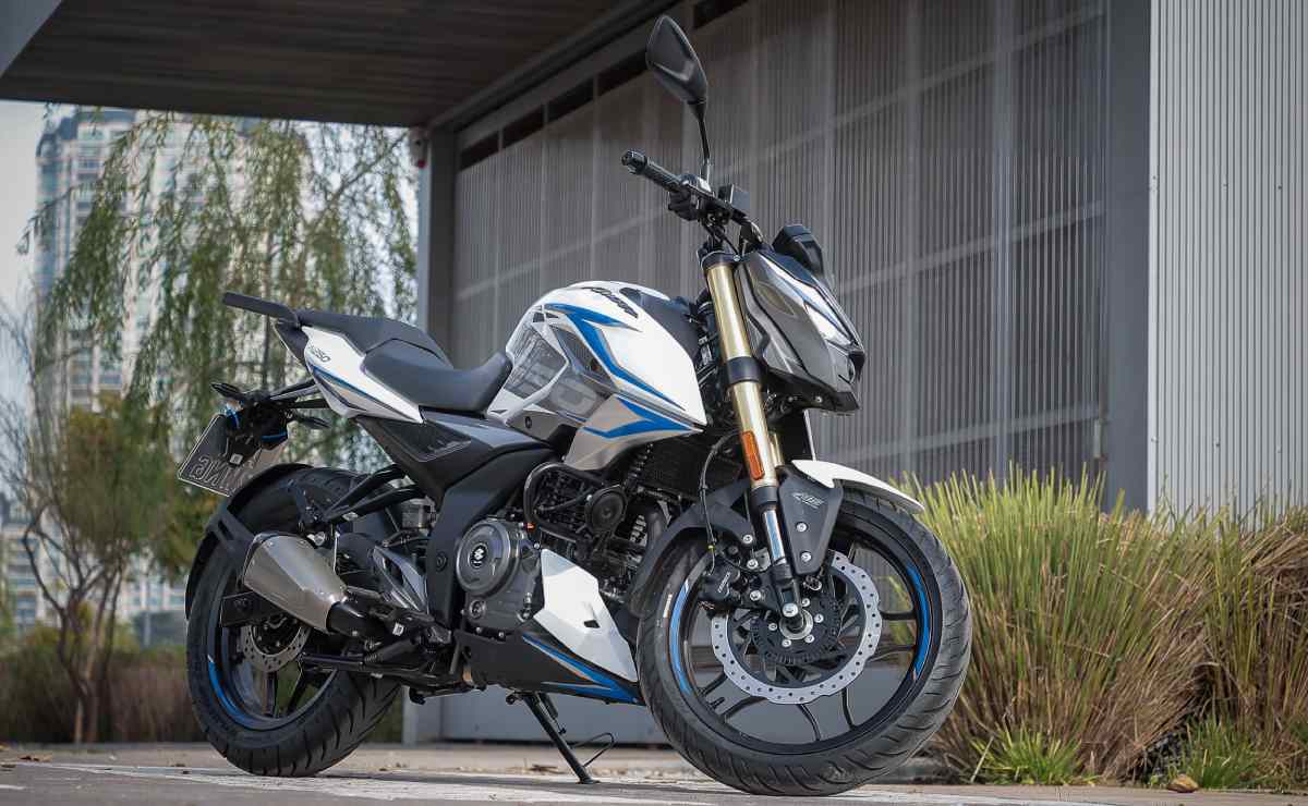 Bajaj Rouser: La Renovada Naked que Conquista el Asfalto Argentino