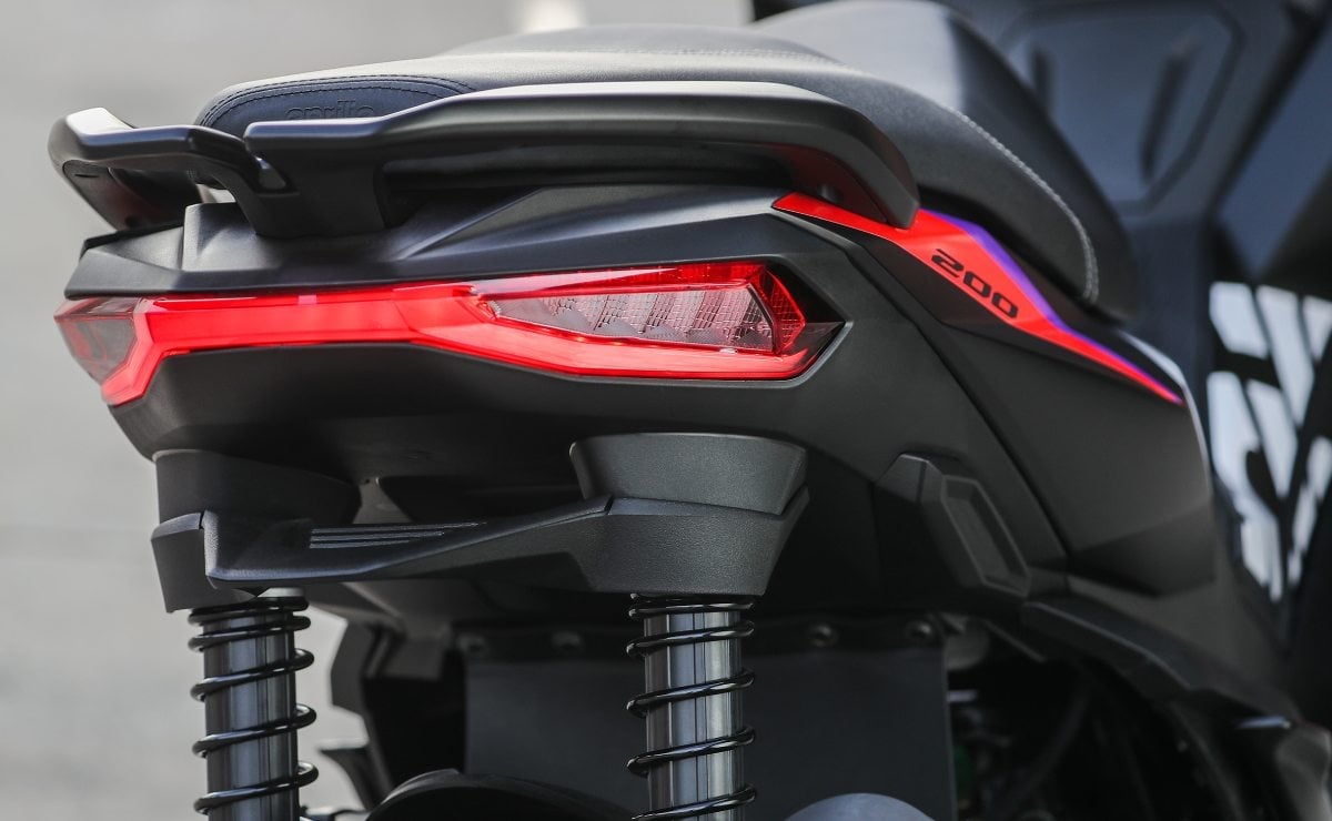 Aprilia RSV4 X-GP y SR GT 200: Innovación y Estilo en Dos Ruedas