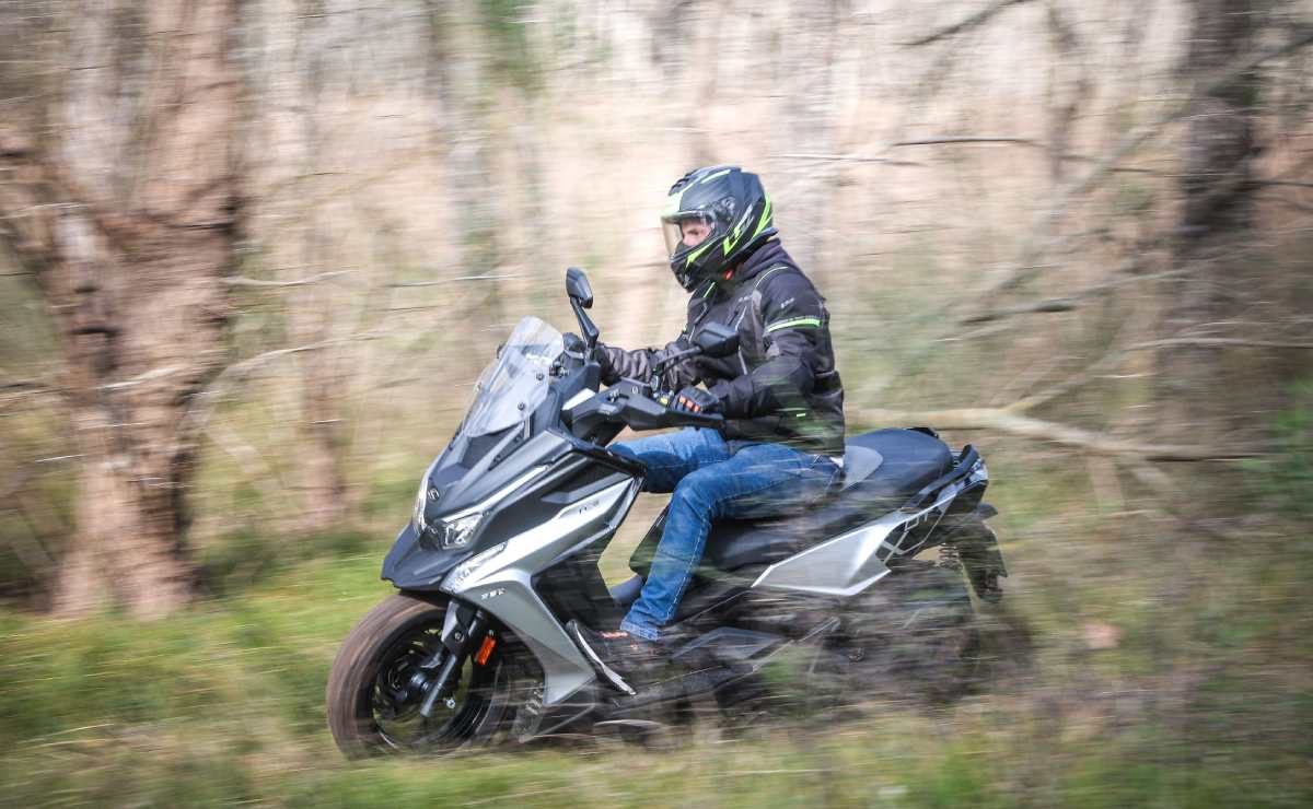 Kymco DTX 350: La Revolución de los Scooters de Media Cilindrada