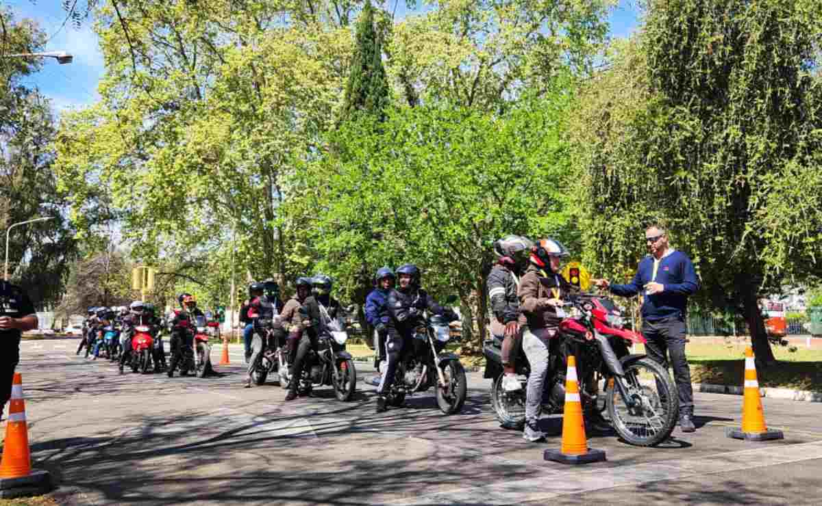 La Seguridad Vial se Reinventa: Uber Moto y ACA Promueven la Conducción ...