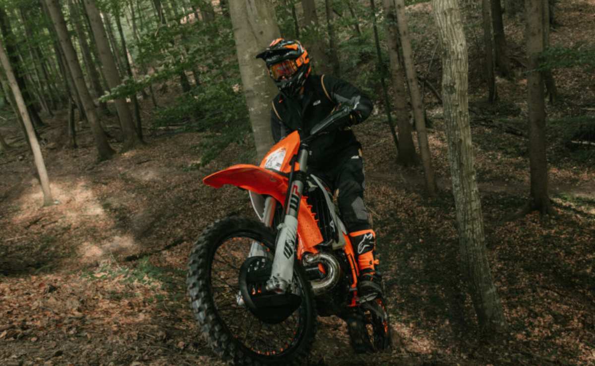 La KTM 300 EXC HardEnduro 2026: El nuevo estandarte del off-road